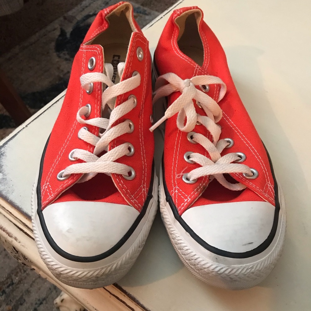 Red/Orange Low-Top Converse - Gem